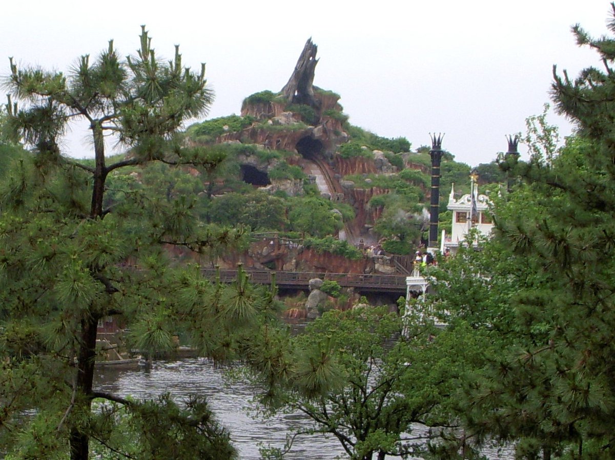 The Disney Mountains – Mount Prometheus at Tokyo DisneySea - Designing ...