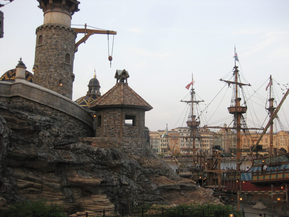 The Disney Mountains – Mount Prometheus at Tokyo DisneySea - Designing ...