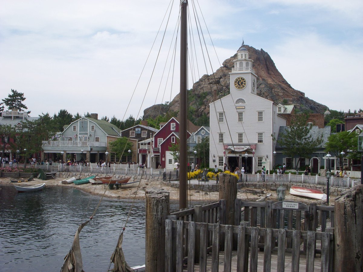The Disney Mountains – Mount Prometheus at Tokyo DisneySea - Designing ...