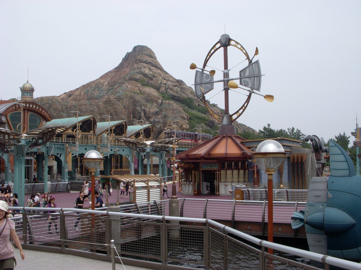 The Disney Mountains – Mount Prometheus at Tokyo DisneySea - Designing ...