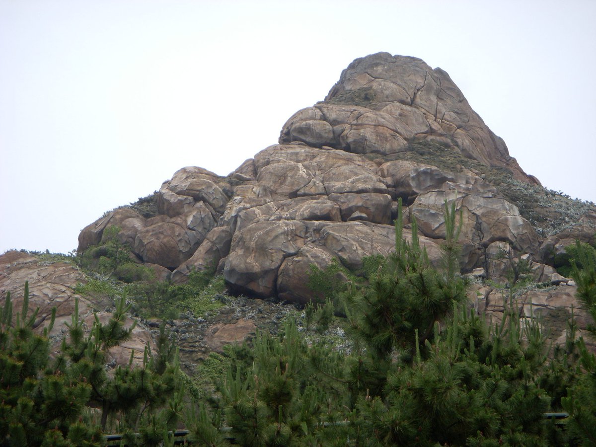 The Disney Mountains – Mount Prometheus at Tokyo DisneySea - Designing ...