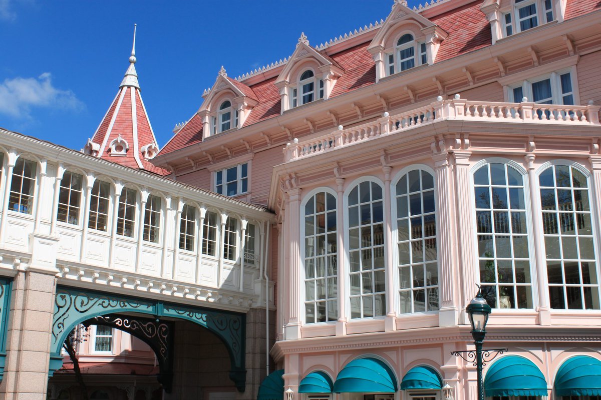 In the Footsteps of a Disneyland Hotel Castle Club Cast Member ...