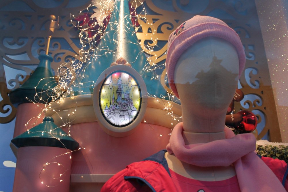 Creating Disney Magic – Installation of the Christmas Window Displays ...