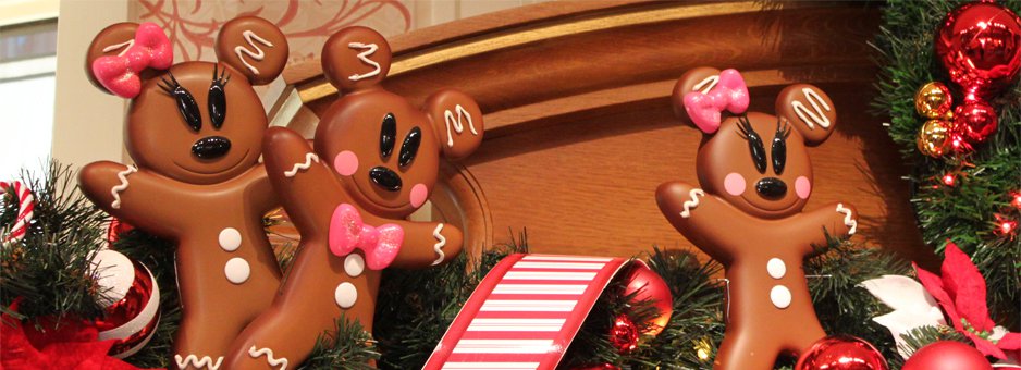 Creating Disney Magic – Installation of the Christmas Window Displays ...