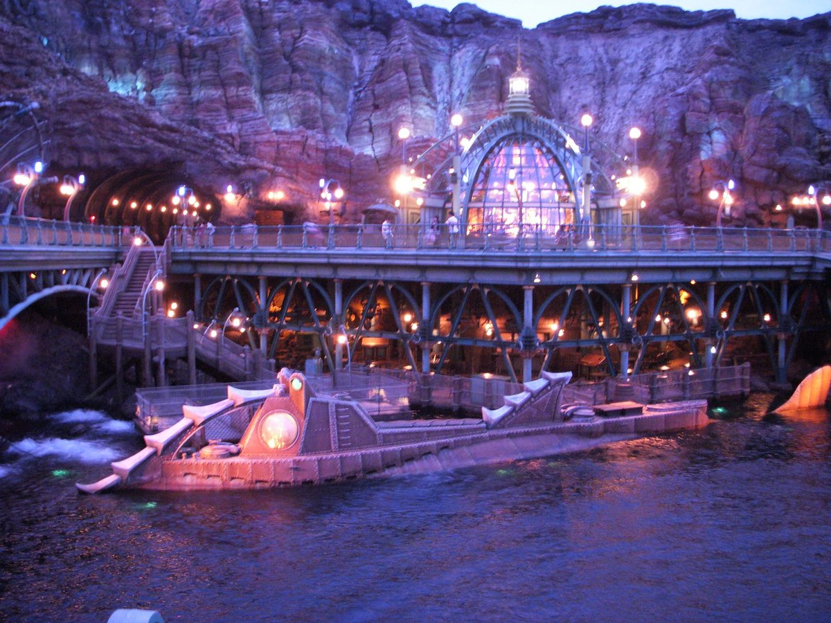 Mysterious Island at Tokyo DisneySea – 20,000 Leagues Under the Sea ...