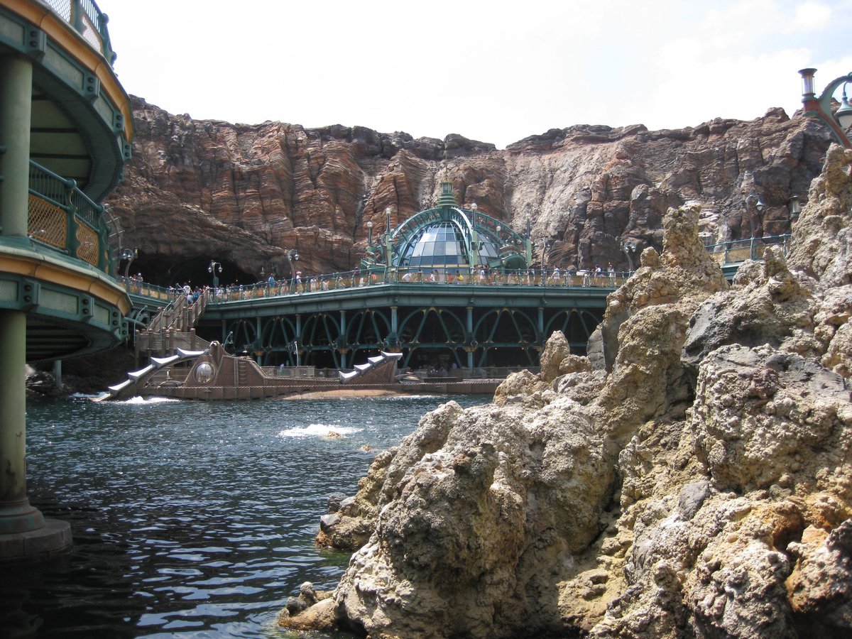 Mysterious Island at Tokyo DisneySea – 20,000 Leagues Under the Sea ...