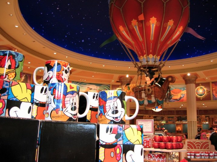 Review World of Disney Store Disneyland Paris - Designing Disney
