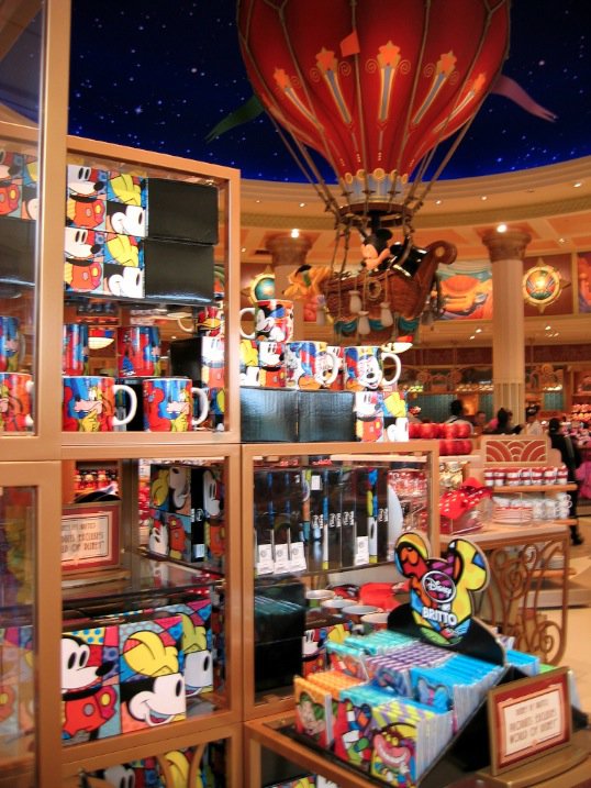 Review World of Disney Store Disneyland Paris - Designing Disney