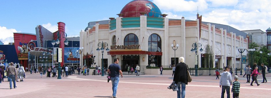 Review World of Disney Store Disneyland Paris - Designing Disney